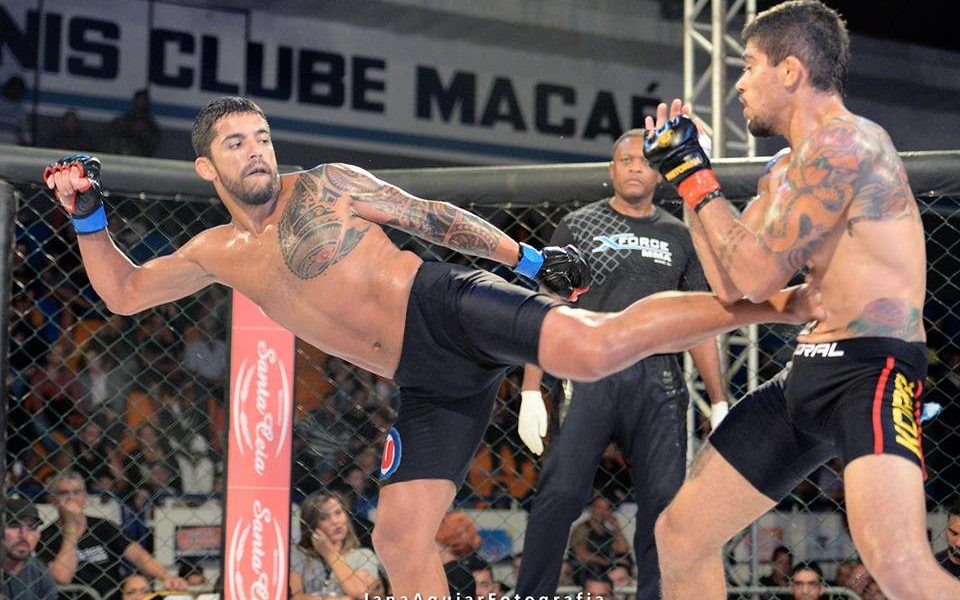 Gabriel Oliveira e Max Alves se enfrentam neste sábado pela luta ...