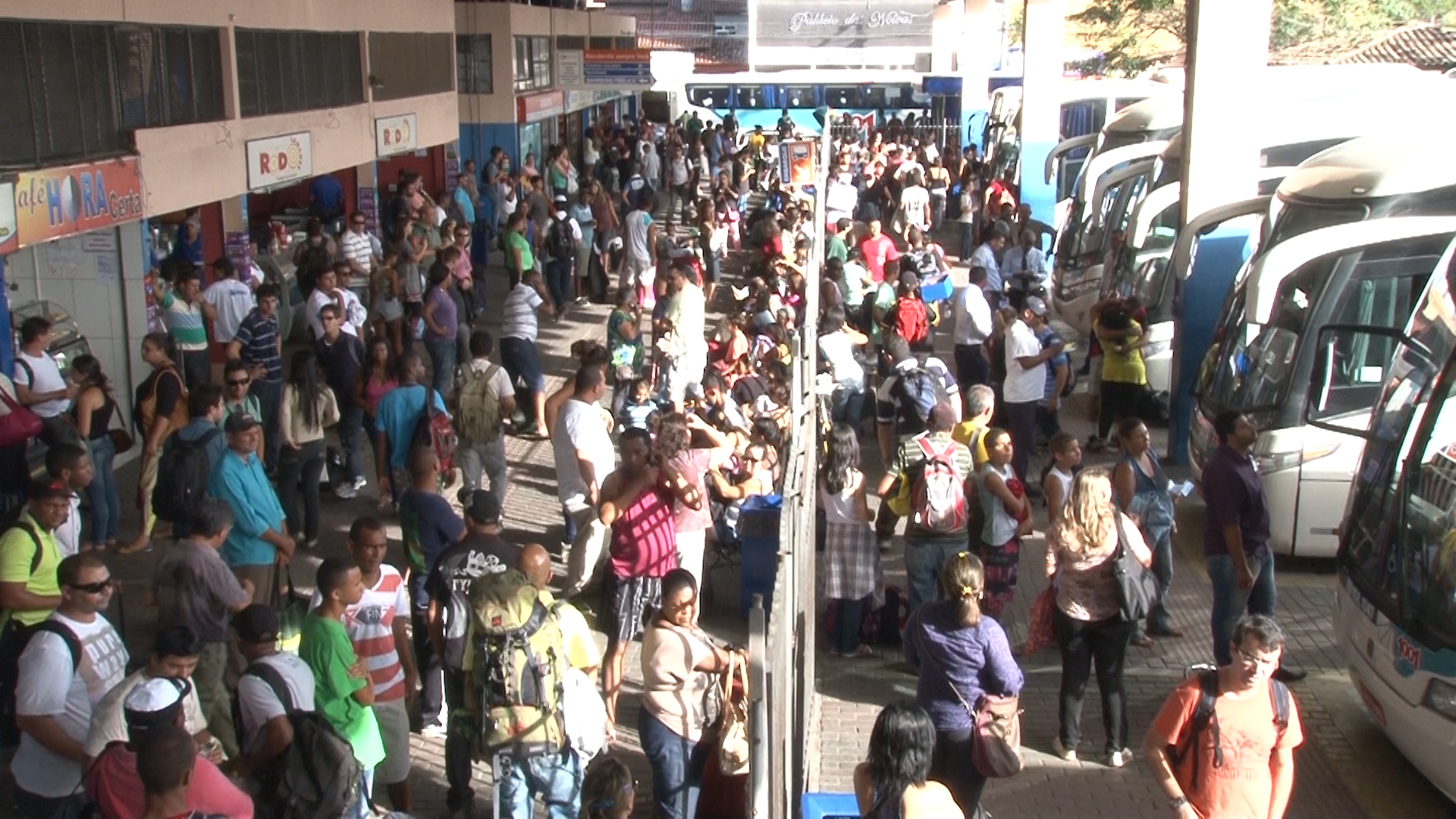 Mais de 400 ônibus sairão da rodoviária de Macaé no feriado de Corpus ...